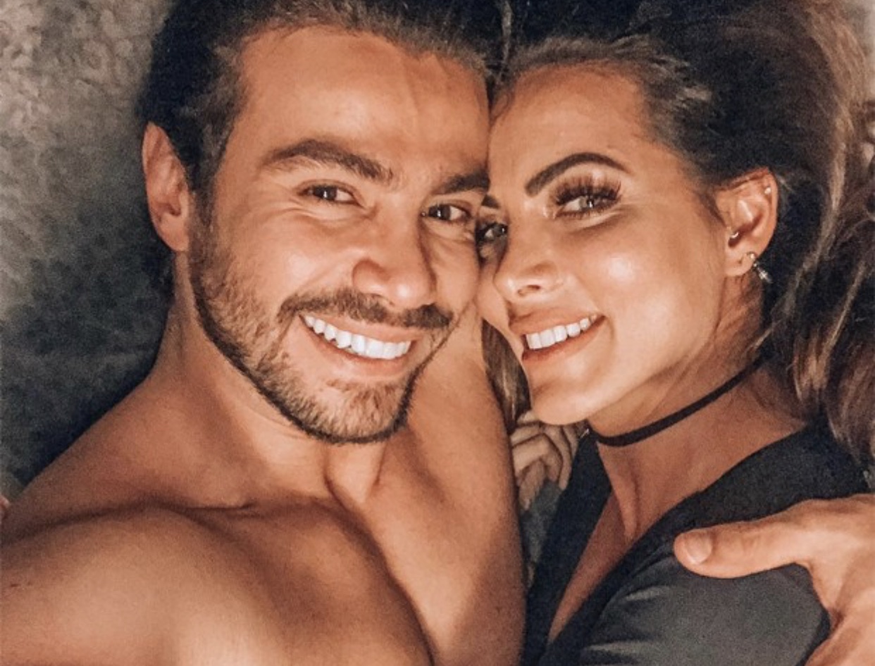 Mariano comemora um mês de namoro com Carla Prata – Só Notícias Mariano comemora um mês de namoro com Carla Prata – Só Notícias