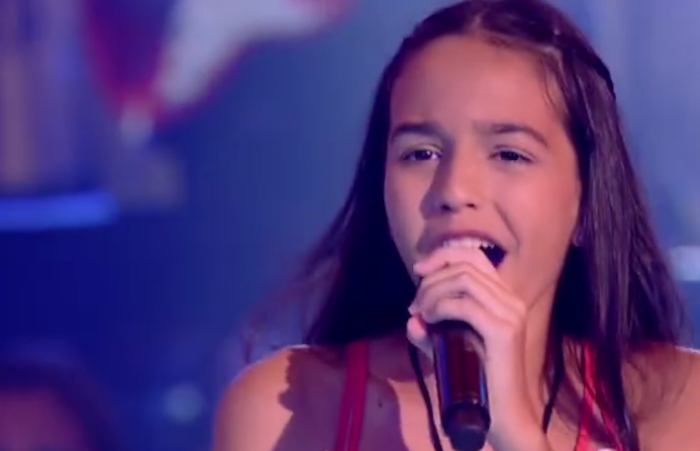 Júlia Paz , de Sorriso, no The Voice Kids (Foto: reprodução/Tv Globo ...