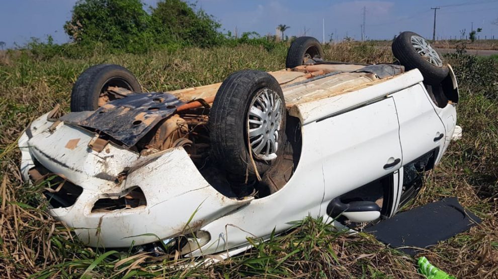 Carro capota em rodovia estadual no Nortão e dois ficam feridos – Só ...