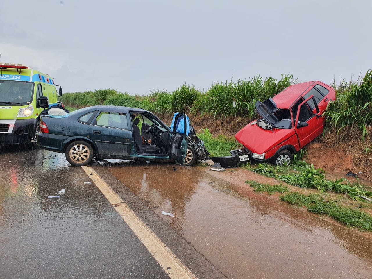 Acidente na BR-163 entre Sorriso e Lucas do Rio Verde deixa um morto e 5 feridos | Só Notícias