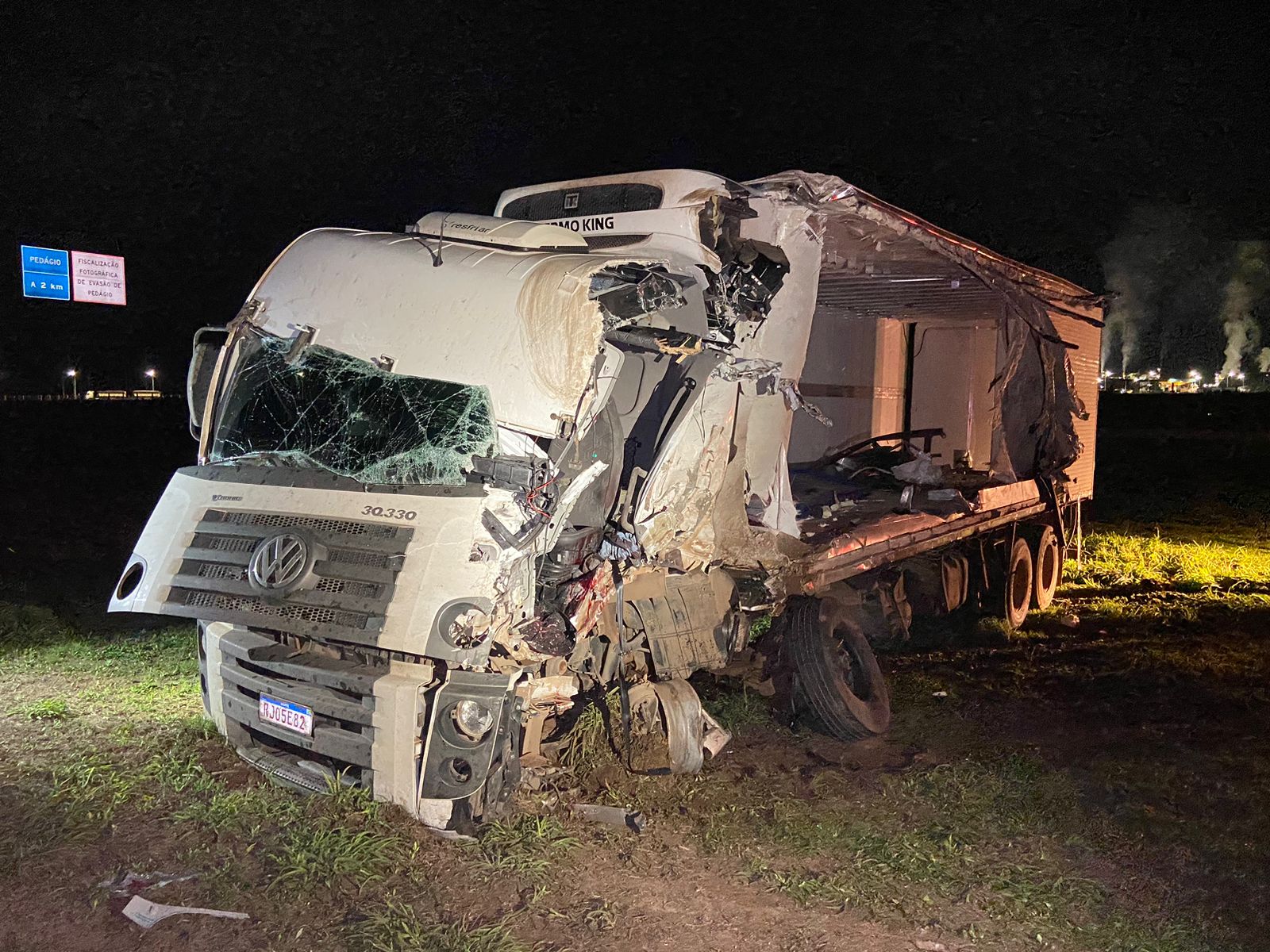 Motorista fica em estado grave em acidente entre carreta e caminhão na BR-163 em Sorriso-Sinop ...