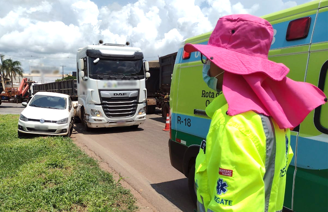 Colisão envolve carro e carreta na BR-163 em Sinop – Só Notícias