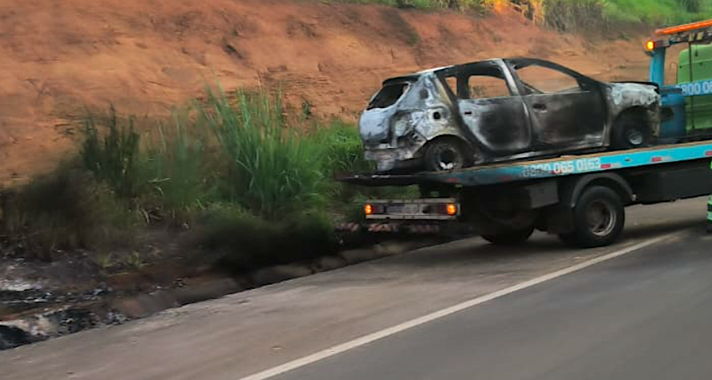 Carreta e carro batem e pegam fogo em rodovia de Mato Grosso | Só Notícias