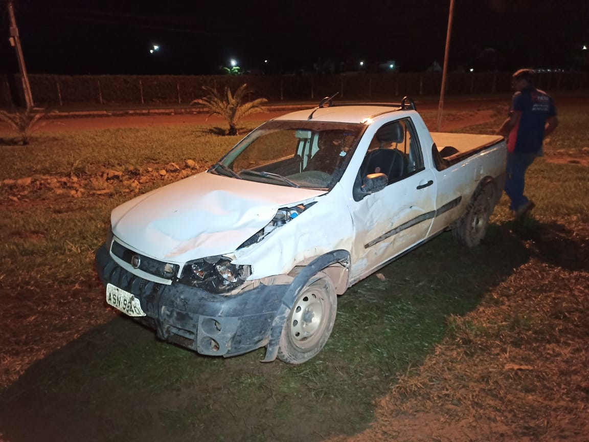 Dois carros e carreta colidem na BR-163 em Sinop | Só Notícias