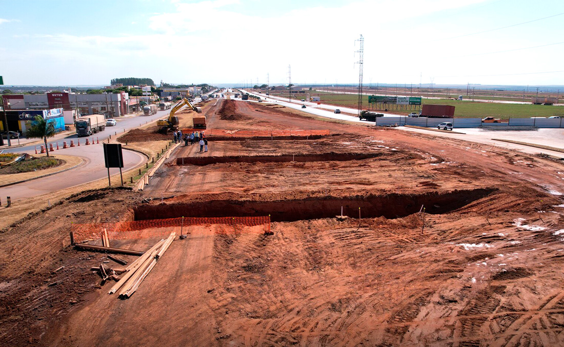 Prefeitura Alerta Condutores Para Desvios Em área De Obras De Viaduto