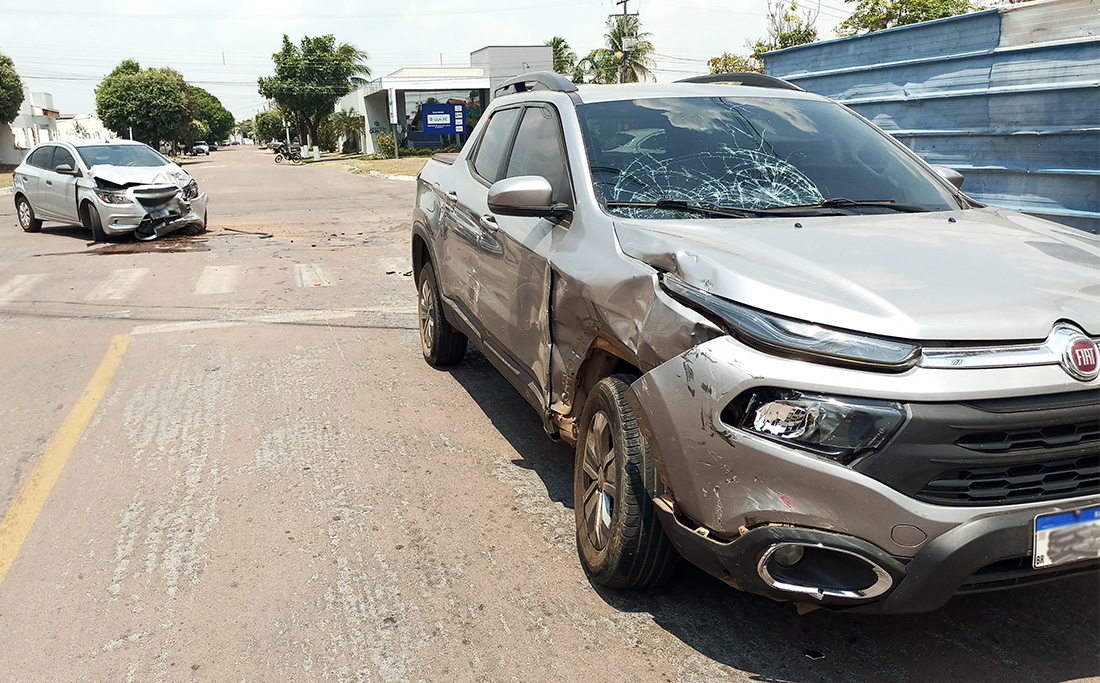 Acidente entre dois carros e moto deixa um ferido em Sinop | Só Notícias