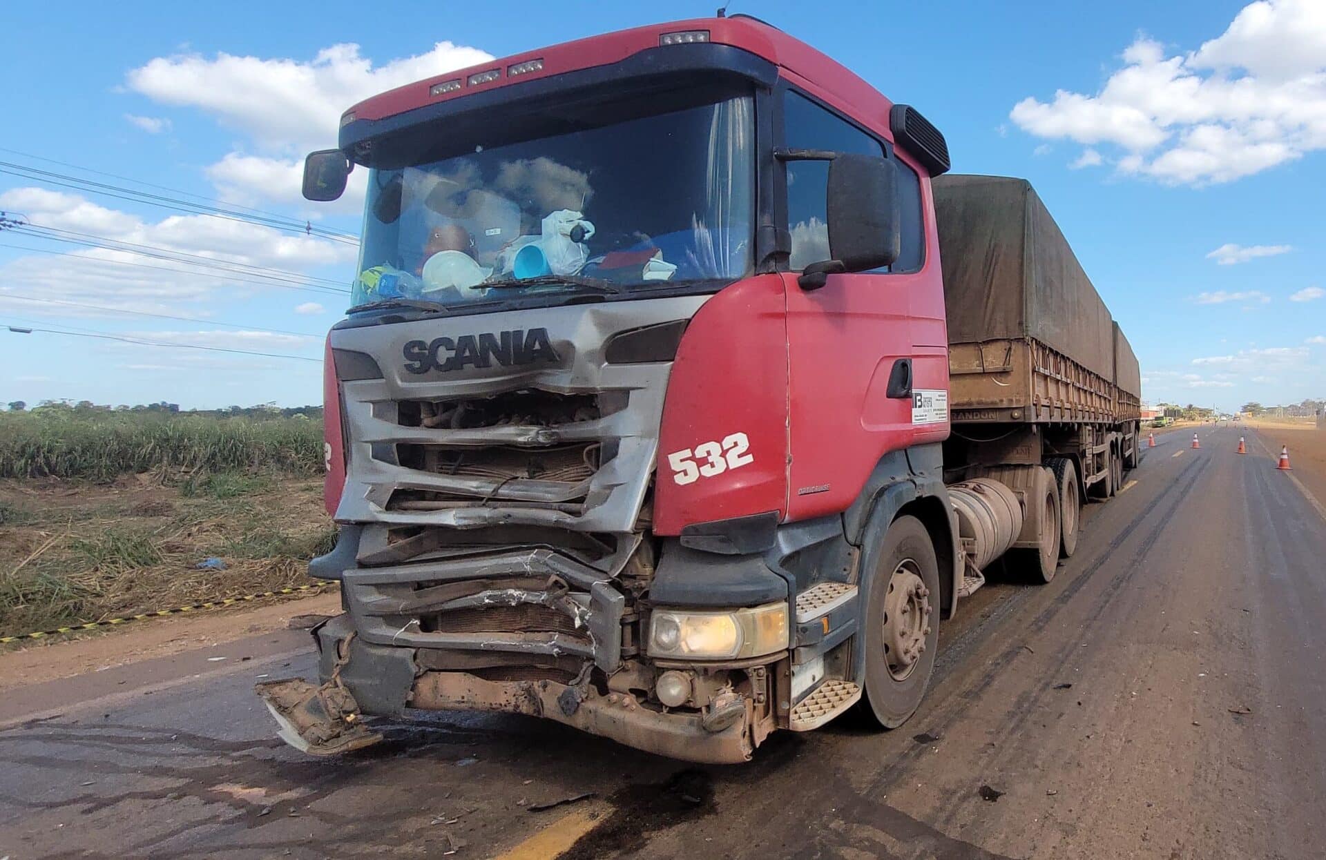 Colisão entre carreta e moto deixa um morto na BR-163 em Sinop; vítima identificada; assista ...