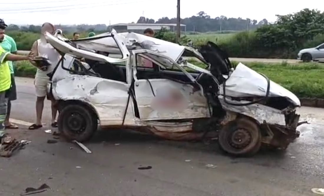 Sinop: colisão entre dois carros e carreta deixa três feridos na 163 | Só Notícias