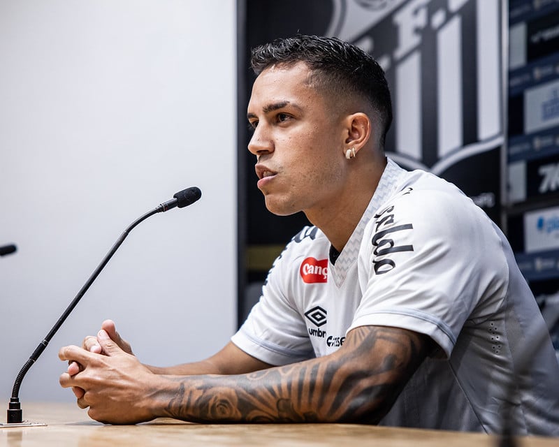 Igor Vinícius é apresentado no Santos, relembra 1ª passagem e afirma ...