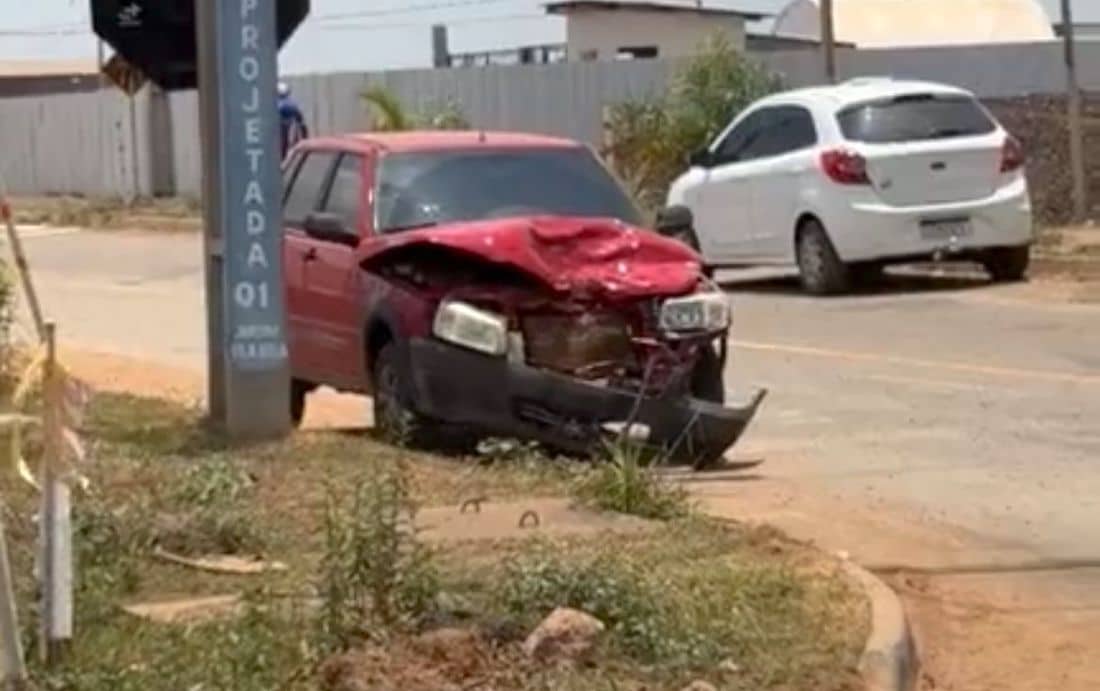 Sinop: grave colisão entre carro e moto deixa dois feridos em via lateral da BR-163 | Só Notícias