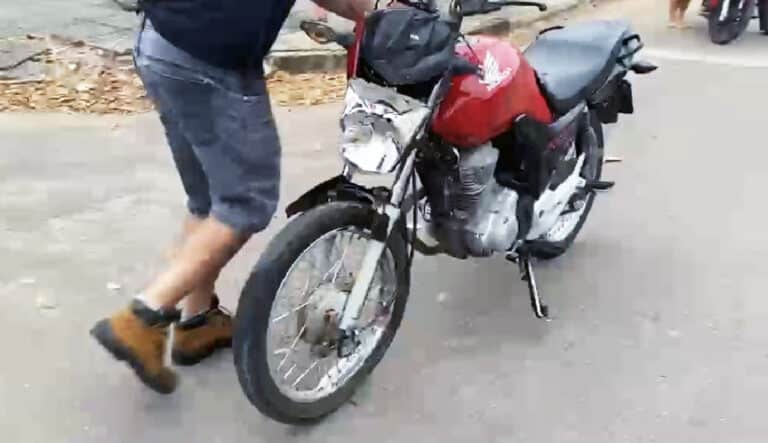 Motociclista sofre traumatismo craniano em colisão com ônibus escolar ...